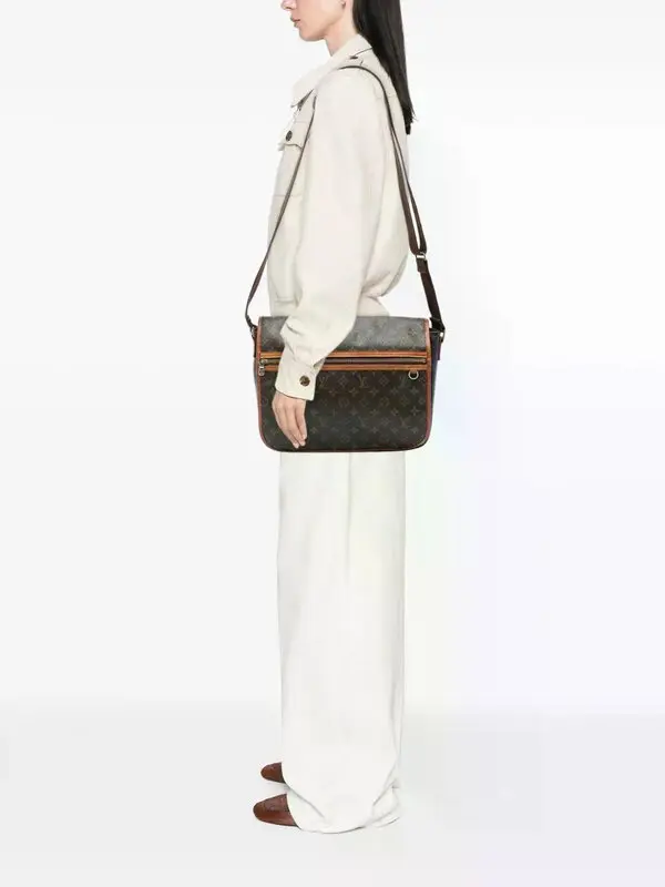 LOUIS VUITTON 2008 Monogram Bosphore Messenger Gm