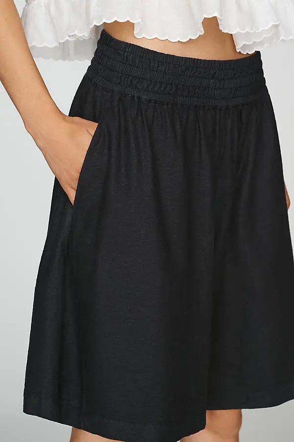 THE SOMERSET COLLECTION BY ANTHROPOLOGIE Linen Blend Stretch Longline Shorts