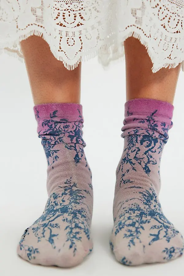 MAGNOLIA PEARL Cherub Toile Socks - Cherub Pink