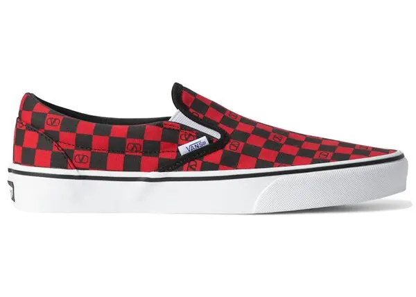 VANS Classic Slip-on Sneakers - Checkerboard/red
