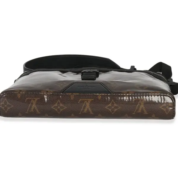 LOUIS VUITTON Monogram Glaze Canvas Messenger Bag Pm