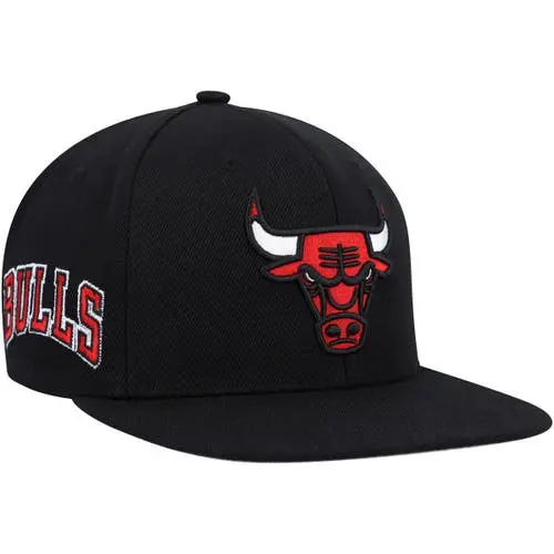 Mitchell & Ness Chicago Bulls Core 2.0 Snapback Hat By