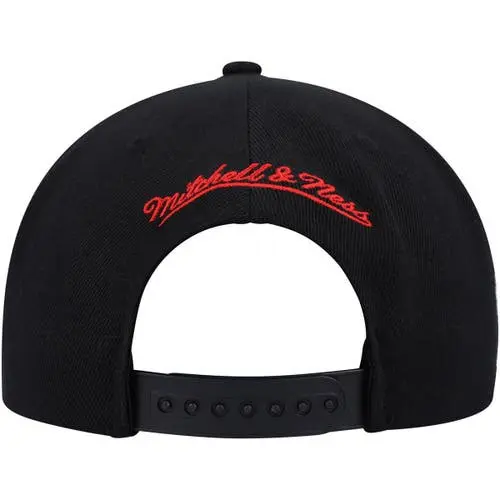 Mitchell & Ness Chicago Bulls Core 2.0 Snapback Hat By