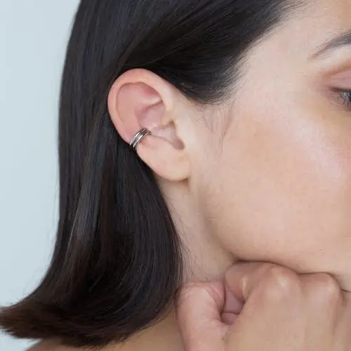 OUTOFOFFICE Simple Ear Cuff - Silver