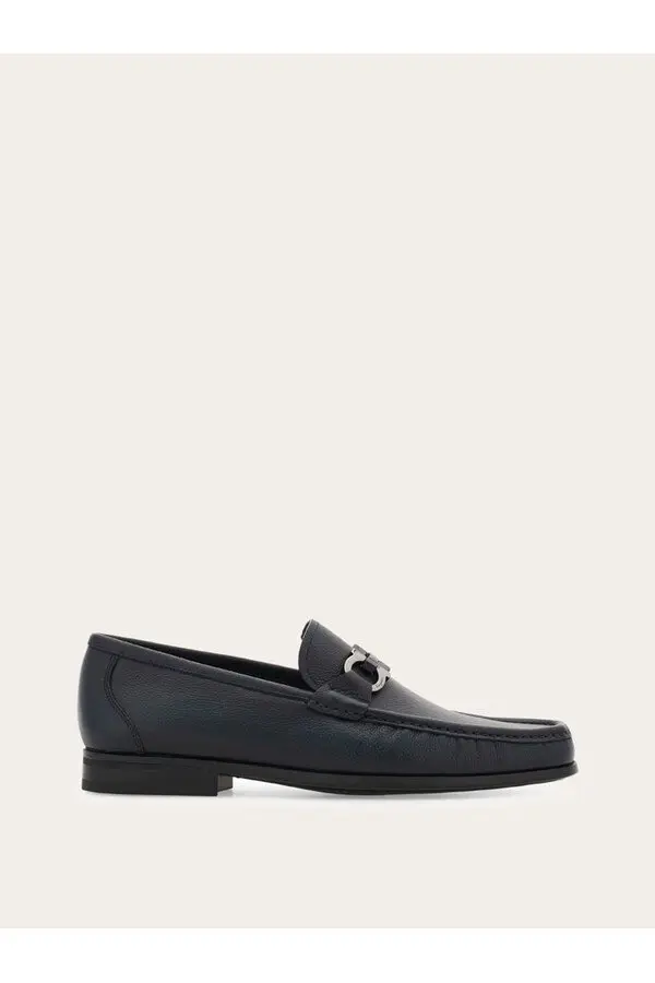 FERRAGAMO Loafer With Gancini Buckle - Red