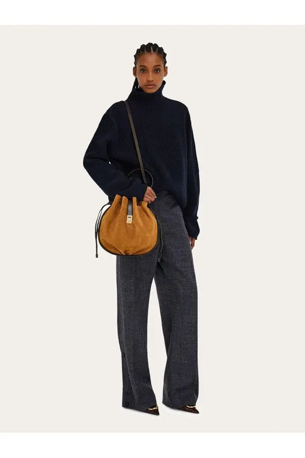 FERRAGAMO Hug Bucket Bag