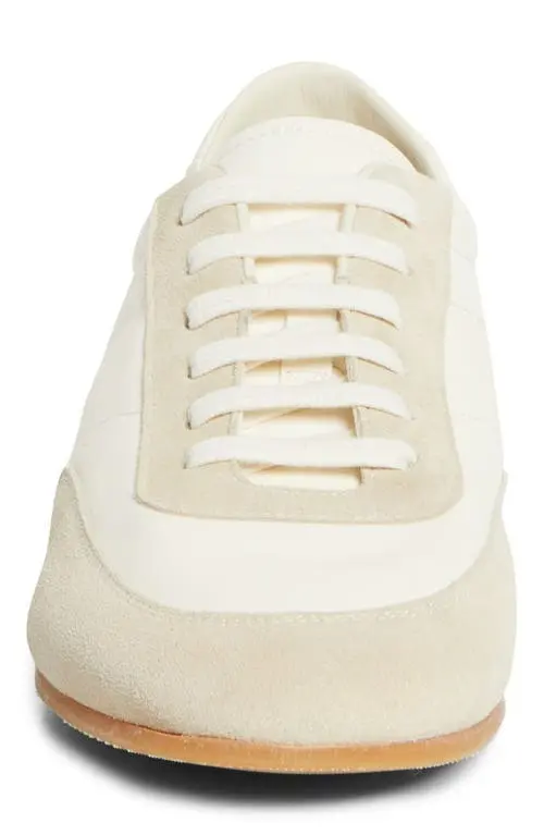 COMMON PROJECTS Minimal Runner Leather Sneakers