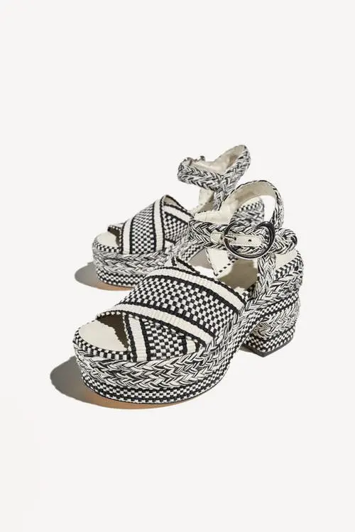 AMAMBAIH Gala Platform Sandals