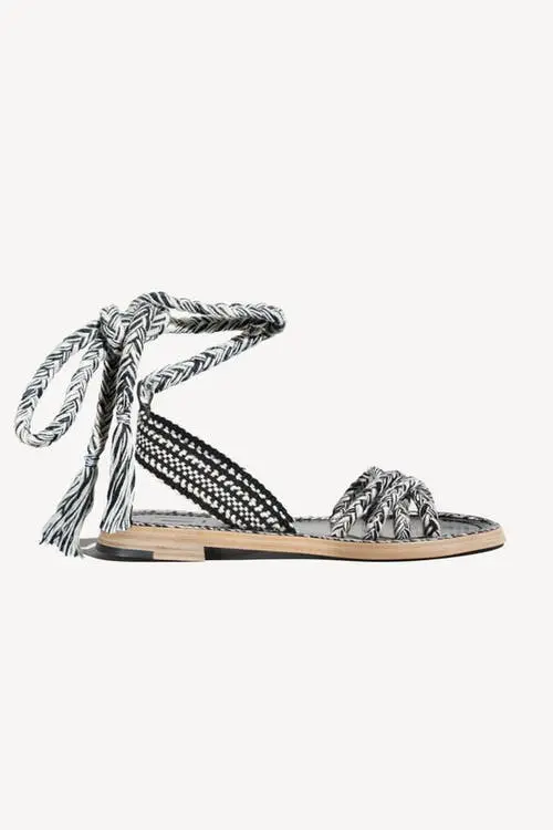 AMAMBAIH Graciela Flat Sandals