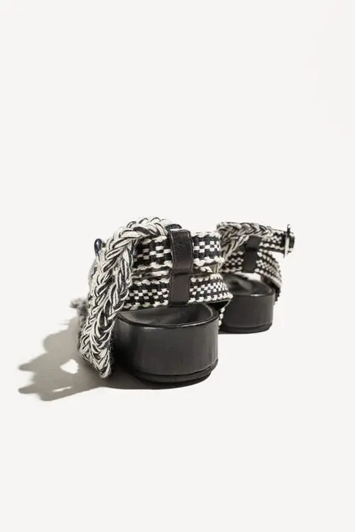 AMAMBAIH Olivia Tie-fastening Sandals