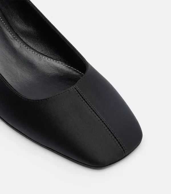 TOTEME Satin Pumps - Black