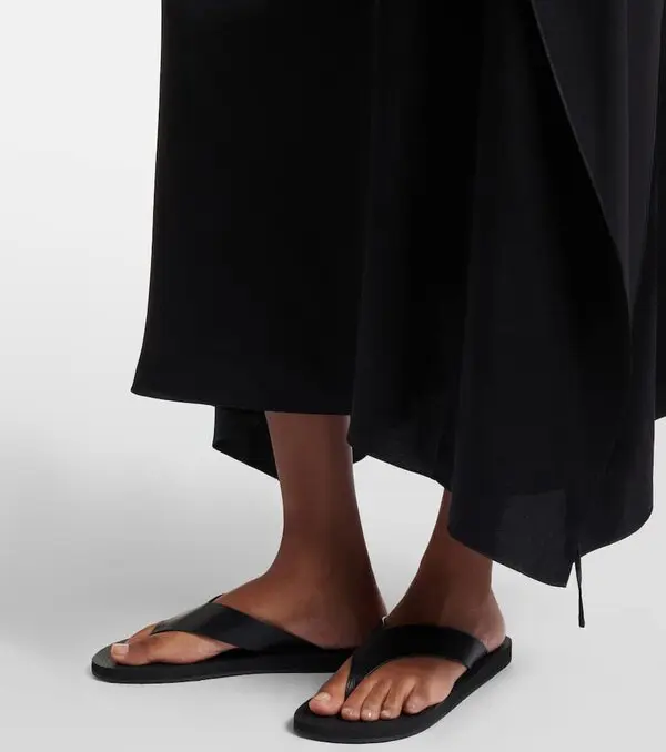 THE ROW Dune Leather Thong Sandals - Black