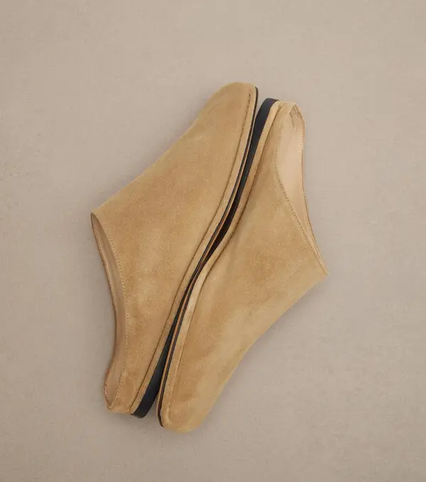 THE ROW Piper Suede Mules - Beige