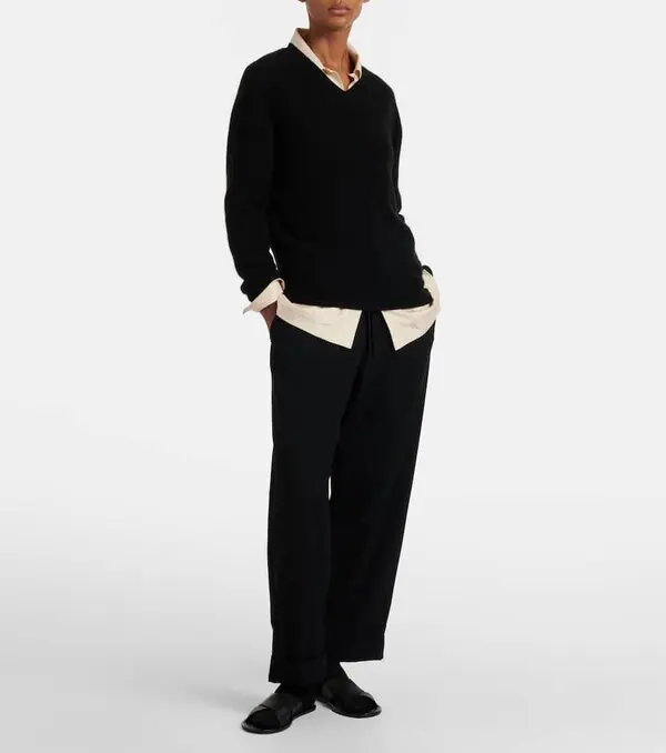 THE ROW Numi Cashmere V-neck Top