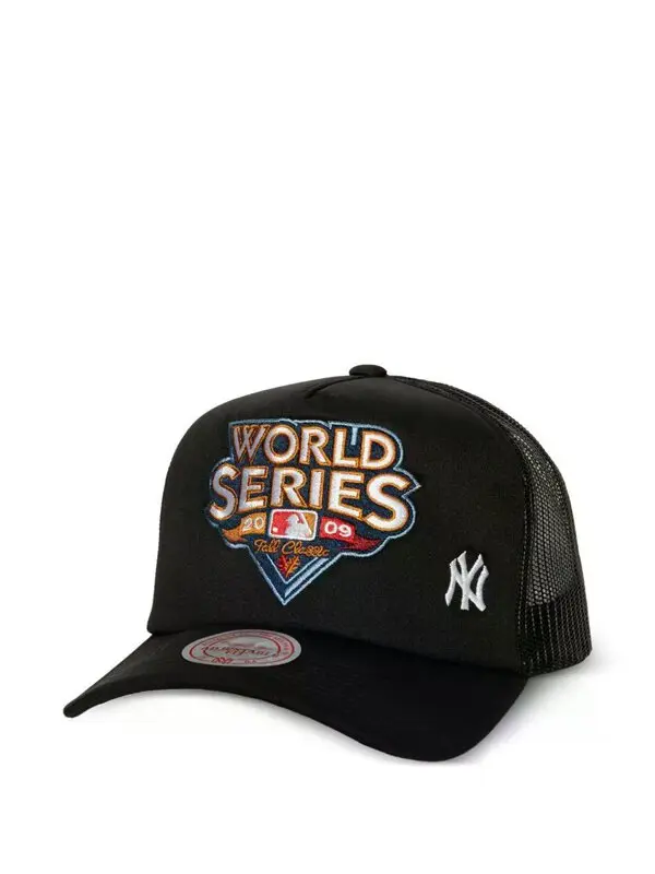 Mitchell & Ness X Mlb New York Yankees Embroidered Trucker Snapback Cap - Black