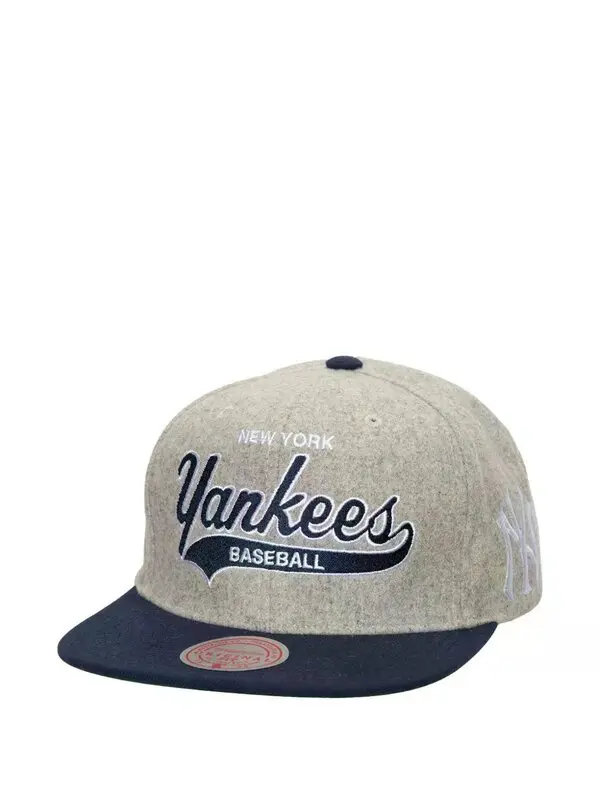 Mitchell & Ness Yankees Embroidered Baseball Cap - Grey