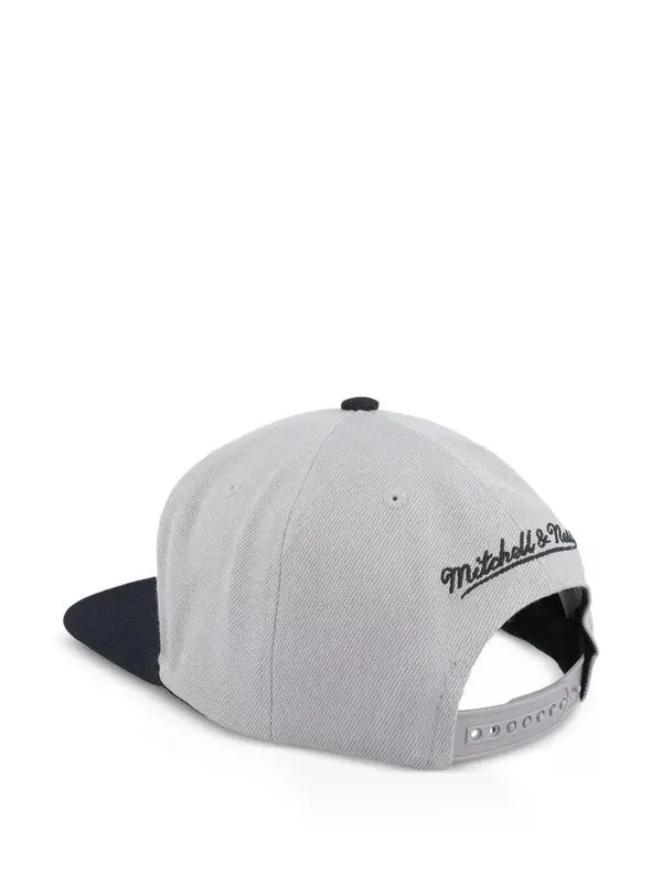 Mitchell & Ness Brooklyn Nets Top Letter Cap