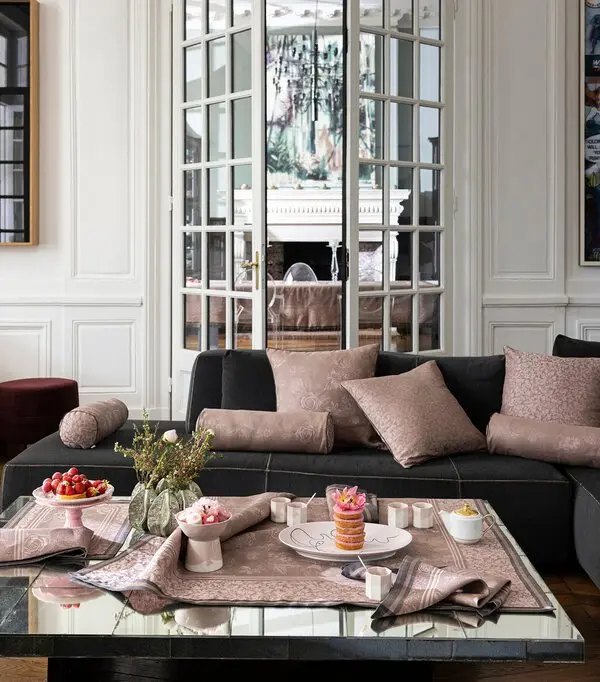 LE JACQUARD FRANÇAIS Linen Romance Tablecloth