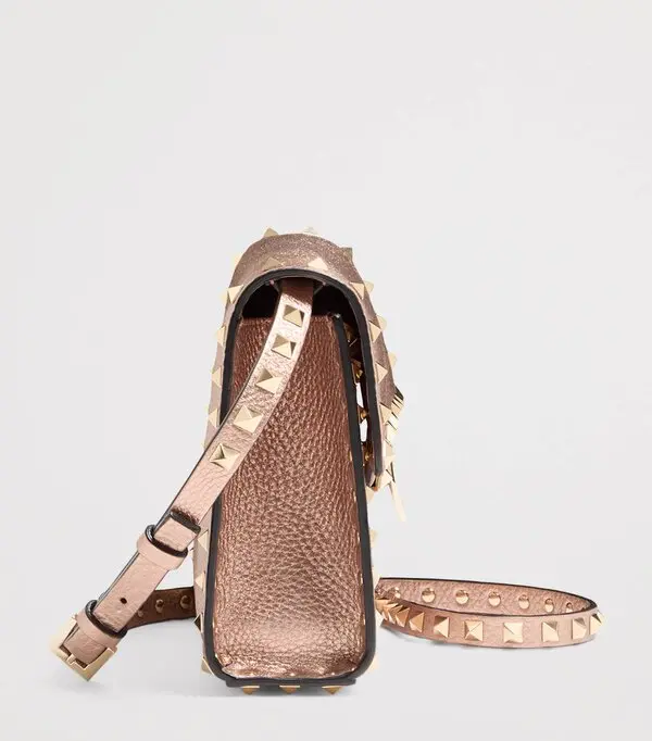 Valentino Garavani Rockstud Leather Shoulder Bag - Nude