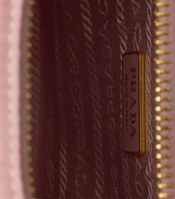 Prada Re-nylon Re-edition 2005 Shoulder Bag - Pink