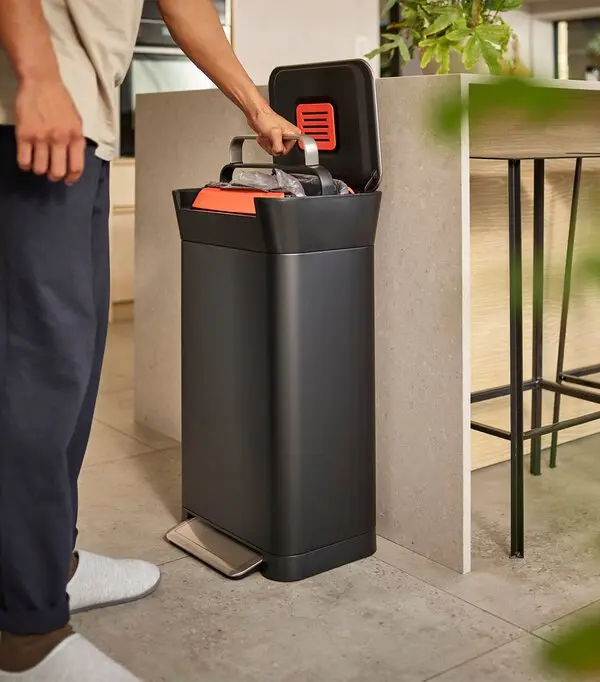 JOSEPH JOSEPH Titan Waste Compacting Bin