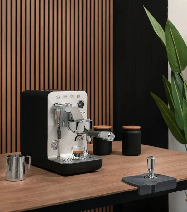 SMEG Emc02blmuk Mini Pro Espresso Machine - Black