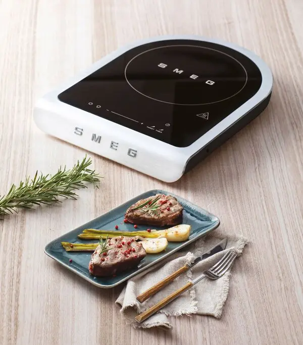 SMEG Portable Induction Hob