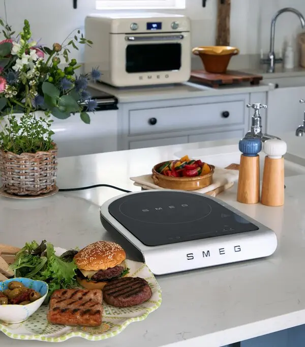 SMEG Portable Induction Hob