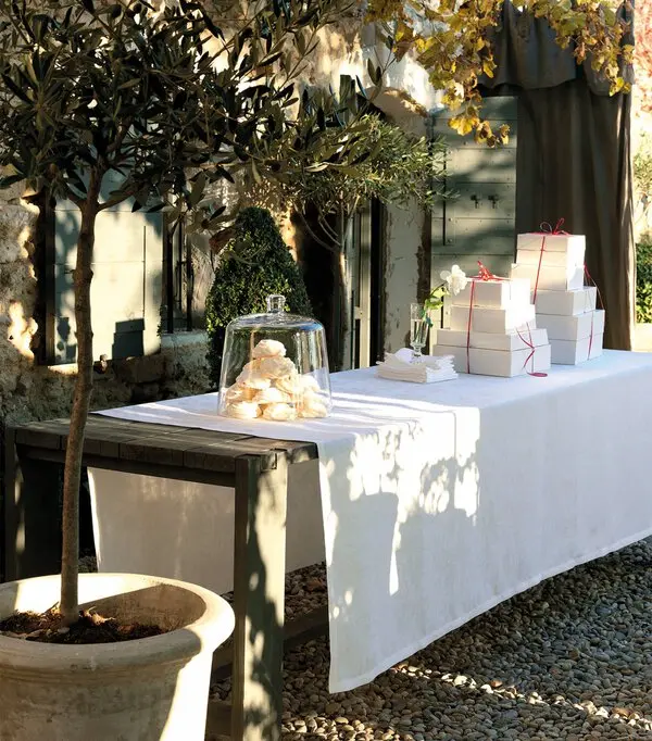 LE JACQUARD FRANÇAIS Tivoli Damask Tablecloth