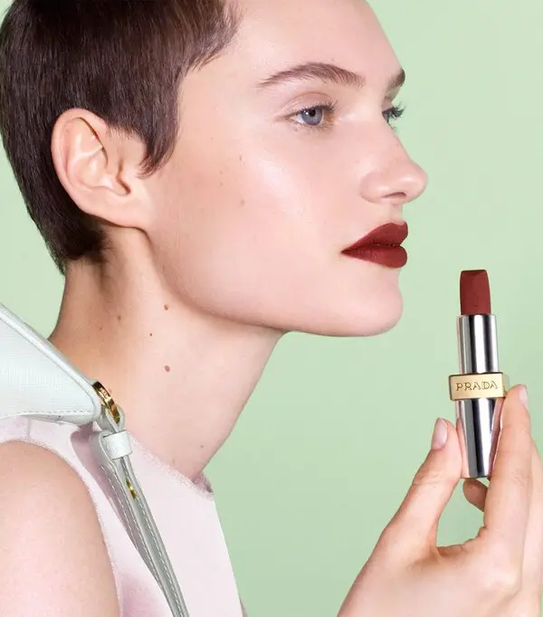 PRADA BEAUTY Prada Monochrome Hyper Matte Lipstick - Red