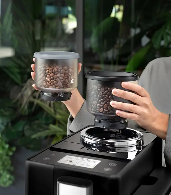 DE'LONGHI Rivelia Coffee Machine - Black