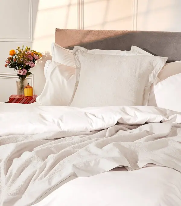 AMALIA Aura Square Cushion