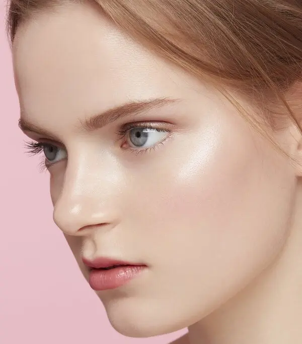 CLE DE PEAU BEAUTE The Luminizing Face Enhancer