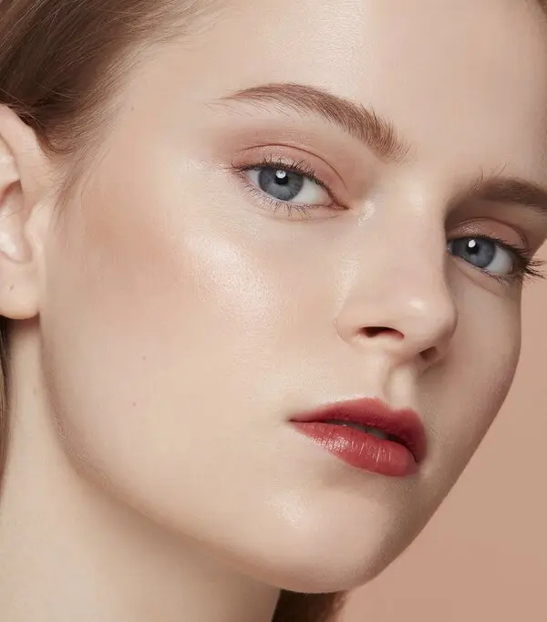CLE DE PEAU BEAUTE The Luminizing Face Enhancer