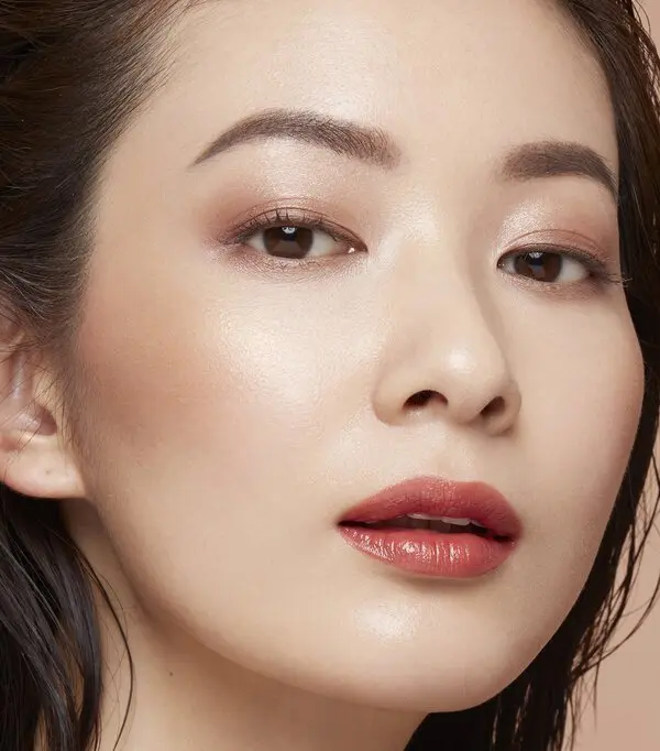 CLE DE PEAU BEAUTE The Luminizing Face Enhancer