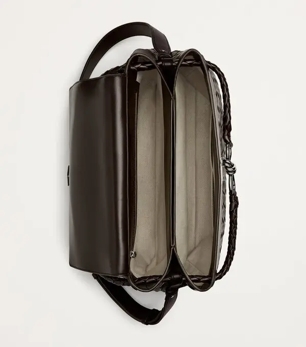 Bottega Veneta Medium Andiamo Messenger Bag
