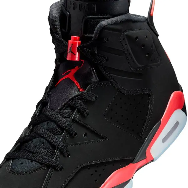 JORDAN 6 Retro Sneaker - Black/crimson