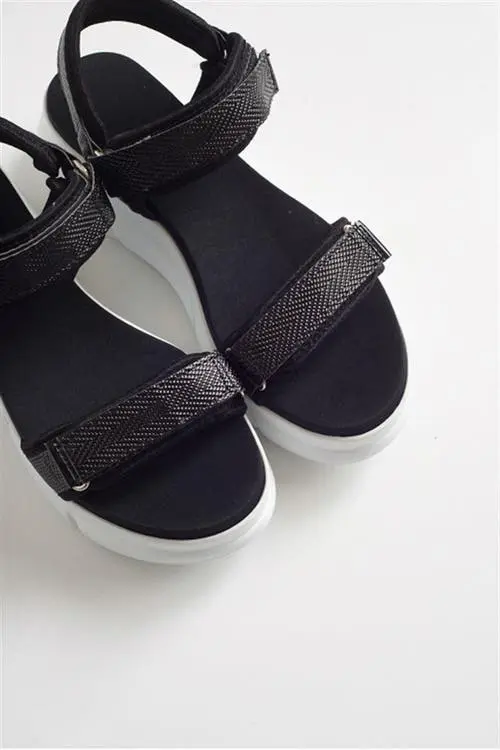 PROLOGUE SHOES Yrmengardis Strappy Sandal - Black