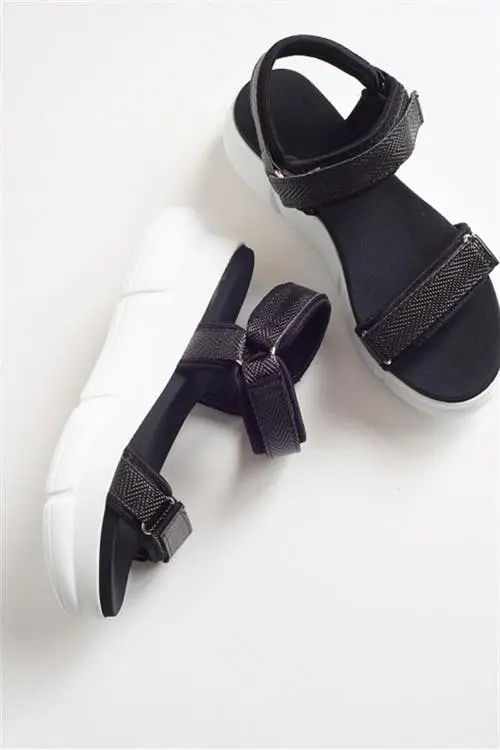 PROLOGUE SHOES Yrmengardis Strappy Sandal - Black