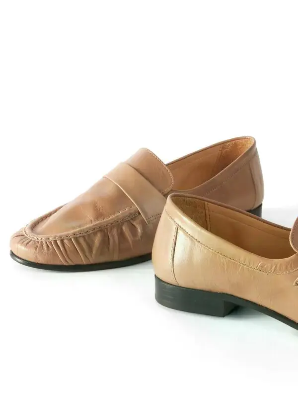 REJINA PYO Ruched Leather Loafers