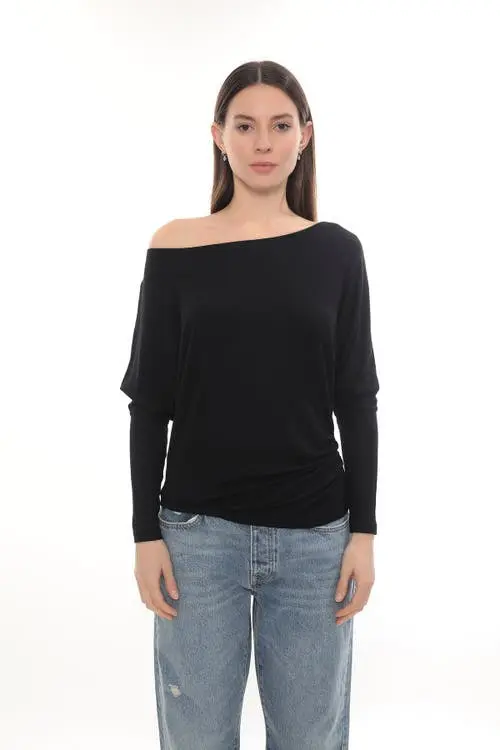 MONLICIA Long Sleeve Off-shoulder Top