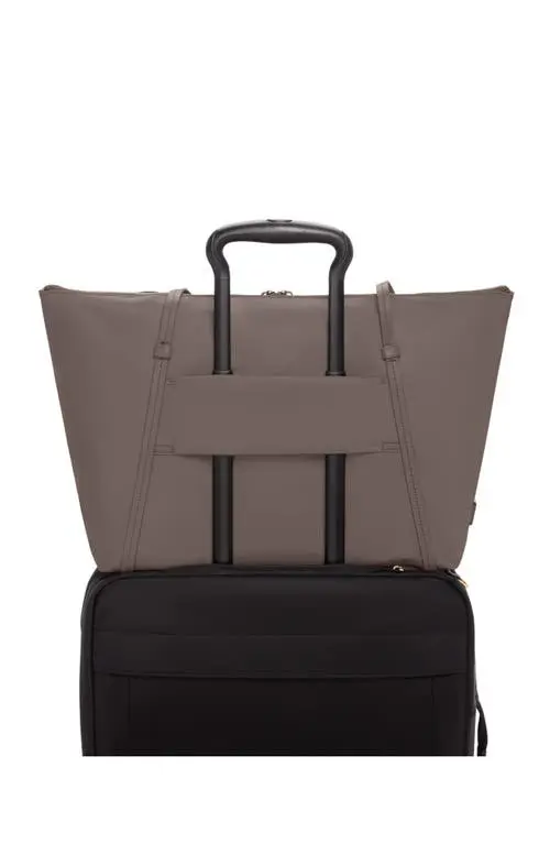 Tumi Q Tote - Mink