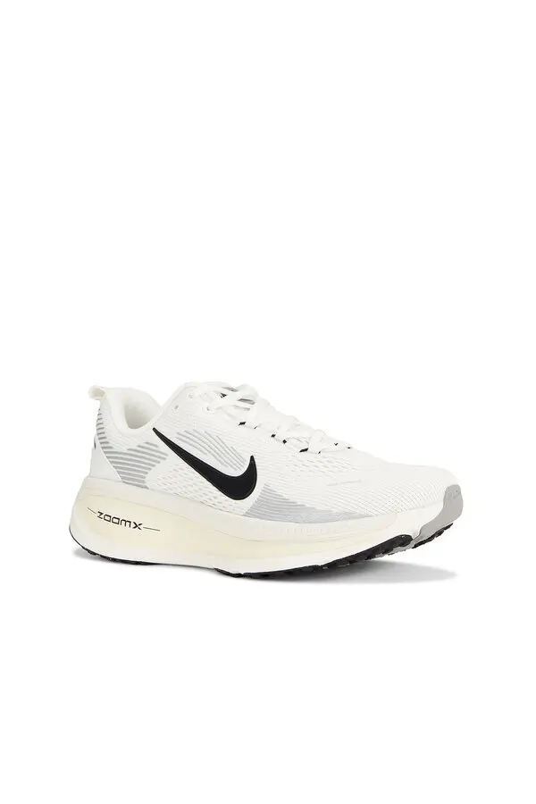 Nike Vomero 18 Sneakers