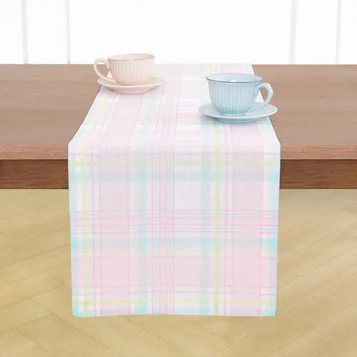 SOLINO HOME Linen Table Runner - Palm Beach Plaid