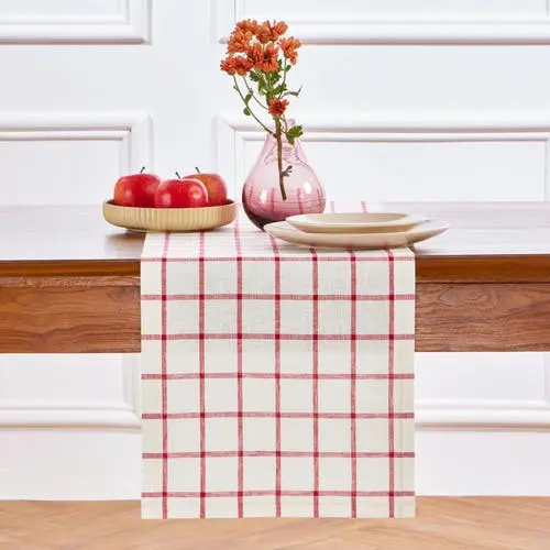 SOLINO HOME Linen Table Runnerwindowpane - Tofu/red