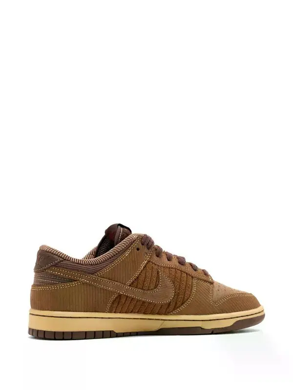 Nike Dunk Low Retro Premium Sneakers - Brown