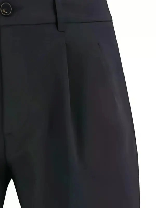 CRUNA Pleated Shorts
