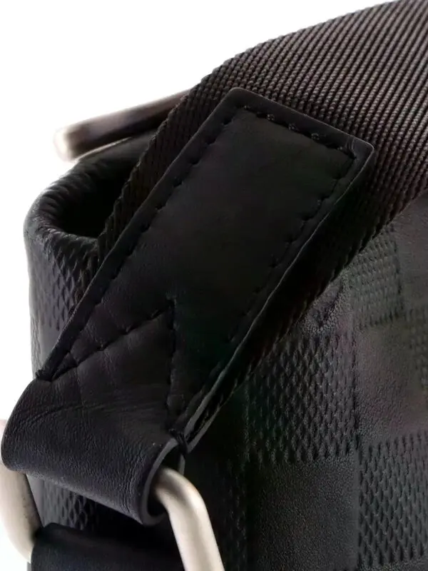 LOUIS VUITTON Discovery Messenger Bag Damier Infini Leather Pm