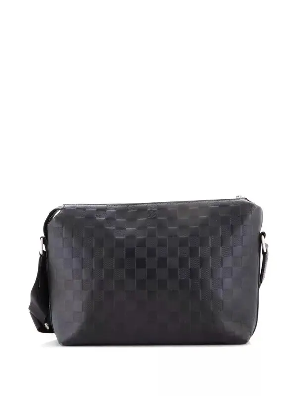 LOUIS VUITTON Discovery Messenger Bag Damier Infini Leather Pm - Black