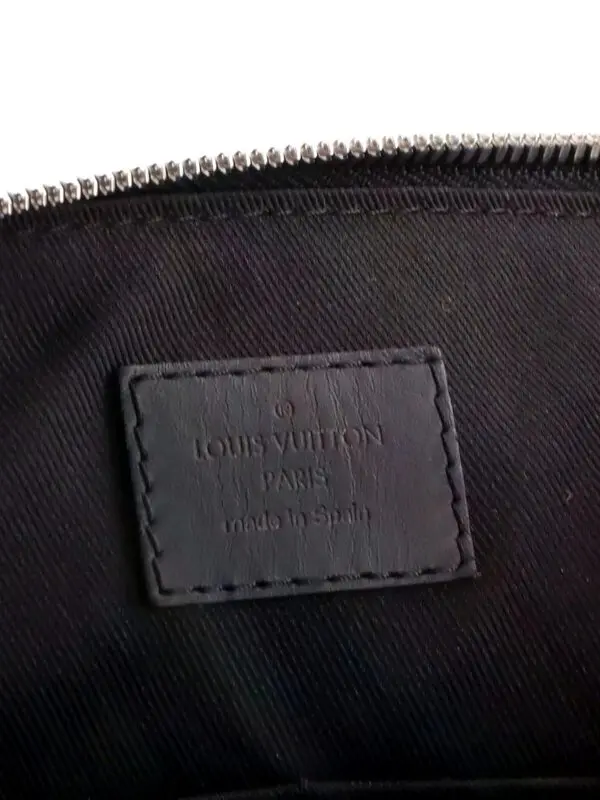 LOUIS VUITTON Discovery Messenger Bag Damier Infini Leather Pm - Black